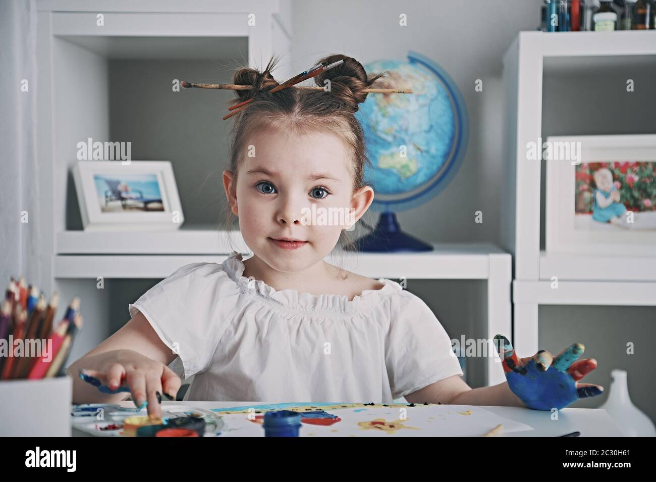 Talented young girl hi-res stock photography and images - Alamy