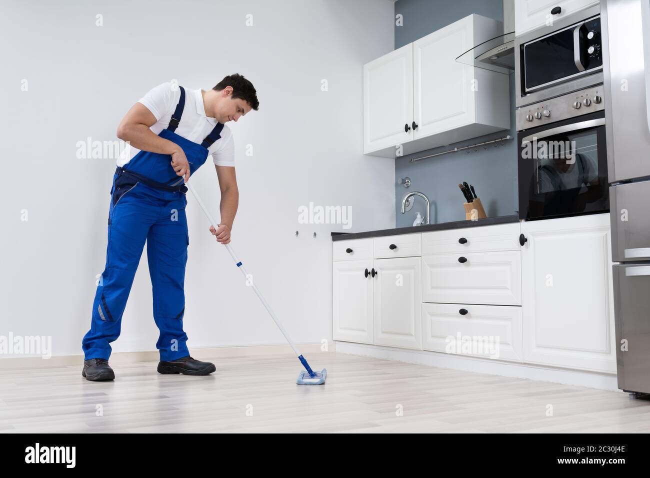 Cleaning out kitchen oven hi-res stock photography and images - Alamy