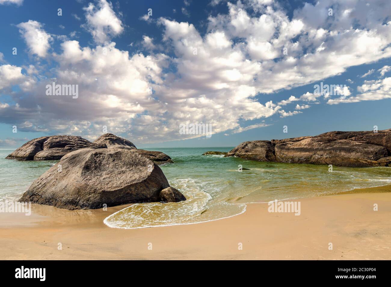 Beautiful sunny beach soothing waves hi-res stock photography and ...
