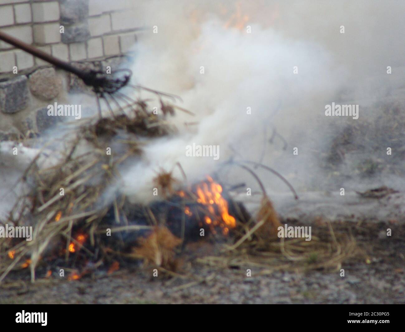 Burning branches hi-res stock photography and images - Alamy
