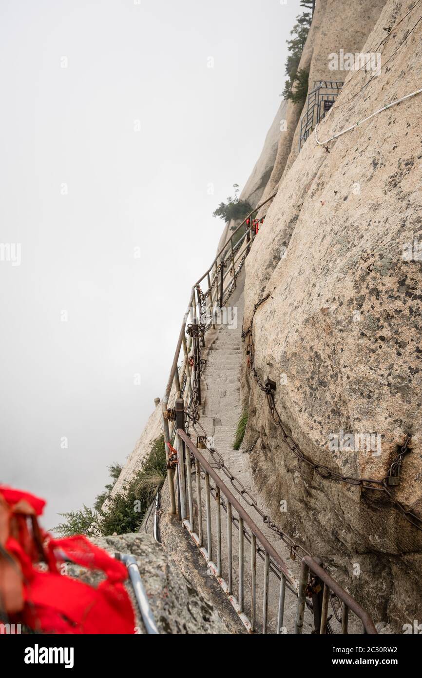 Mount huashan plank walk hi-res stock photography and images - Alamy