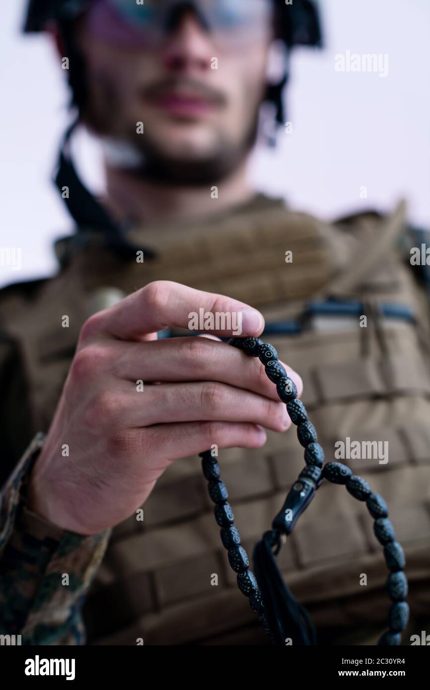 Muslim soldier praying hi-res stock photography and images - Alamy