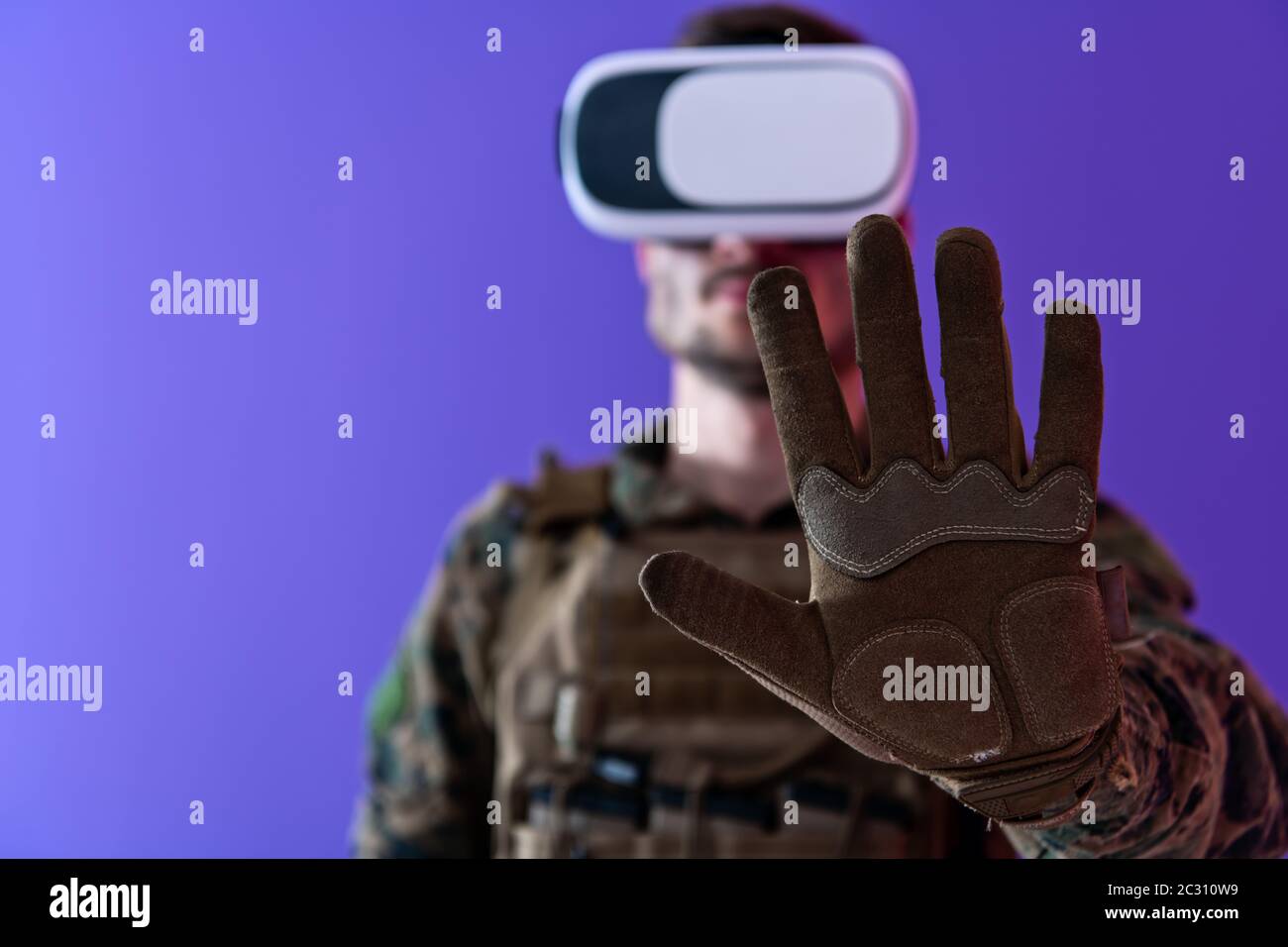 Vr shooter reality war game hi-res stock photography and images - Alamy