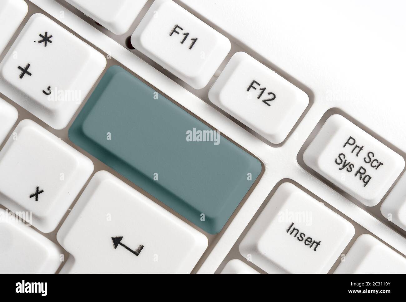 White Pc Keyboard With Empty Note Paper Above White Key Copy Space ...
