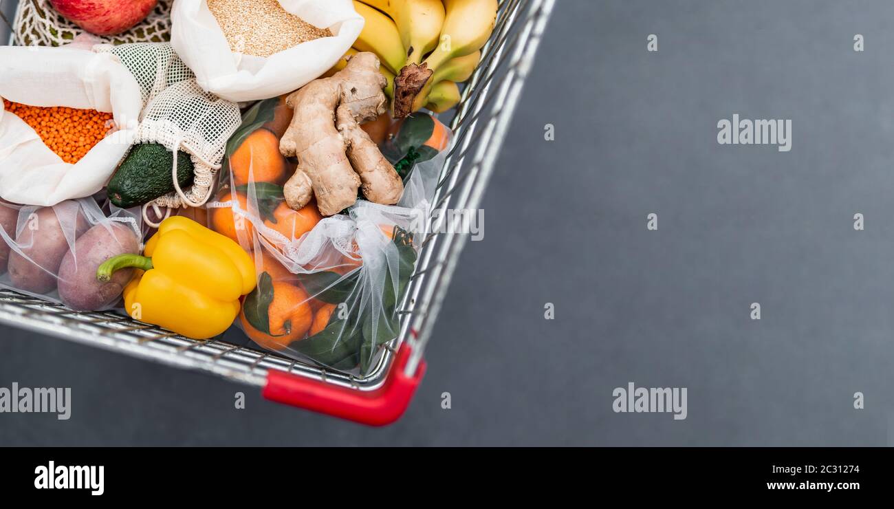 Food waste, zero waste shopping in supermarket Stock Photo - Alamy
