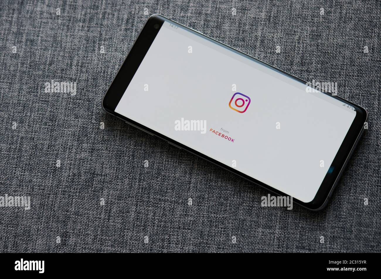 Facebook instagram logo hi-res stock photography and images - Alamy