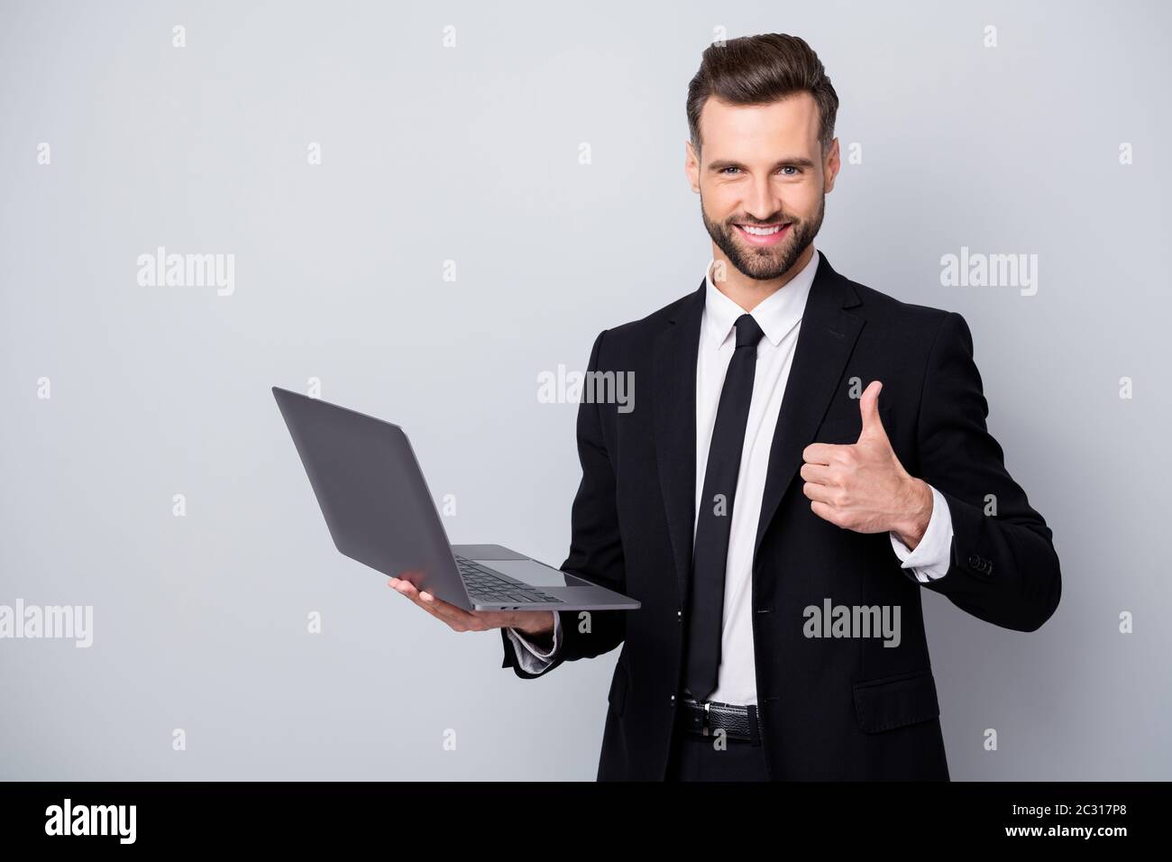 Portrait of confident brunette hair man ceo worker approve his work ...