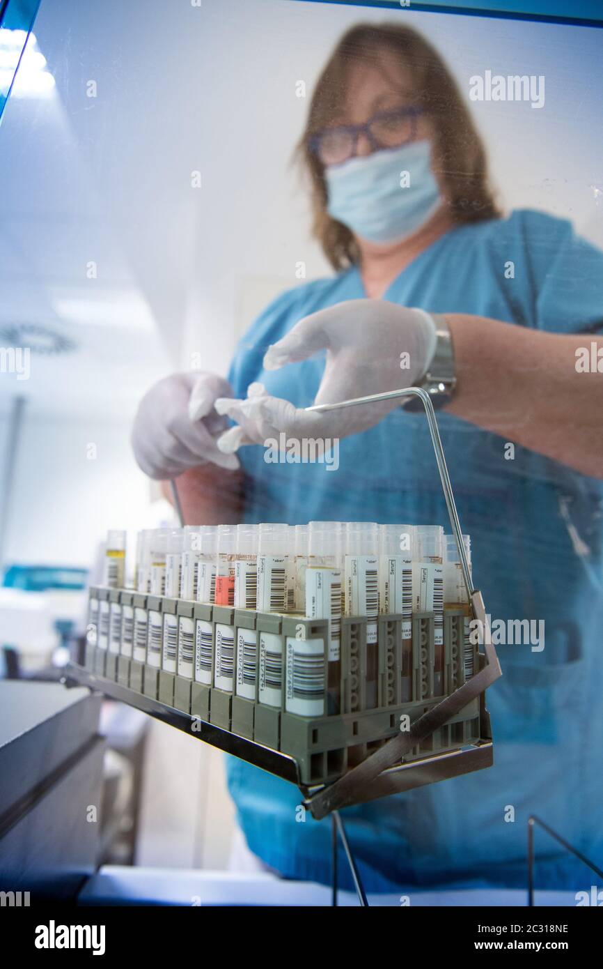 Cobas covid 19 hi-res stock photography and images - Alamy