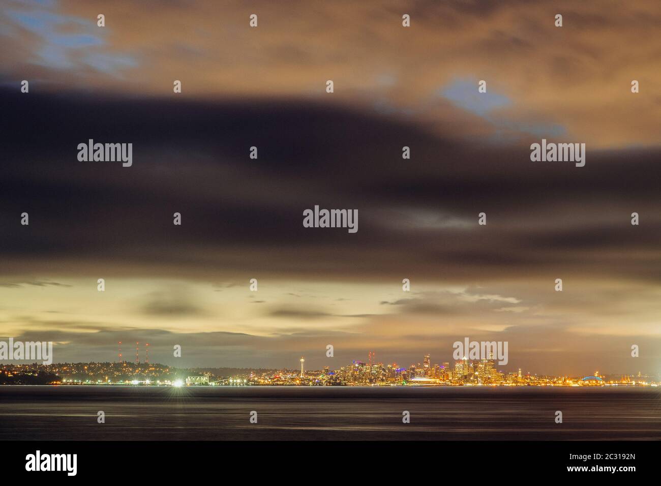 Seattle waterfront skyline at sunset, Washington, USA Stock Photo - Alamy