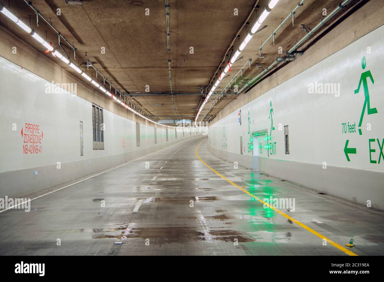 Washington state road sign hi-res stock photography and images - Alamy