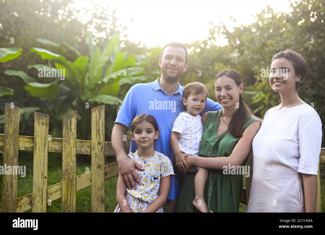 Children in the outdoors hi-res stock photography and images - Alamy