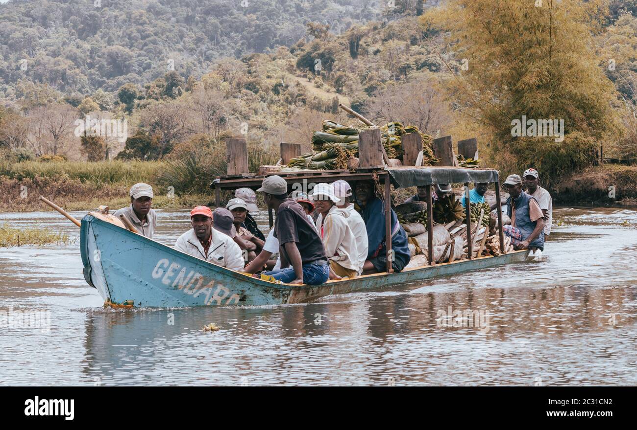 Africa boat overloaded hi-res stock photography and images - Alamy