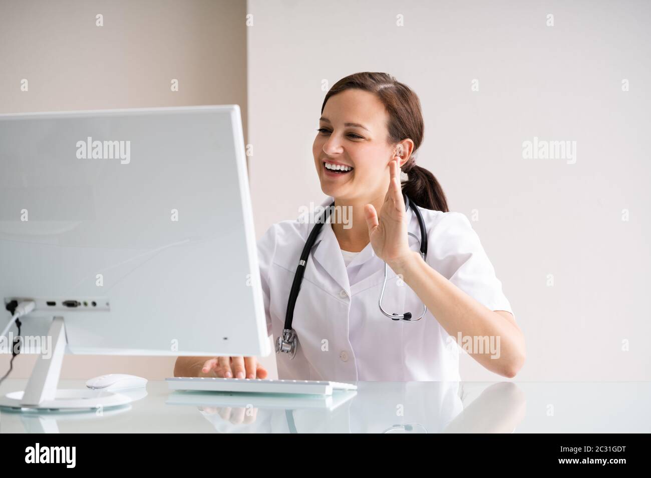 Chat screen computer hi-res stock photography and images - Alamy