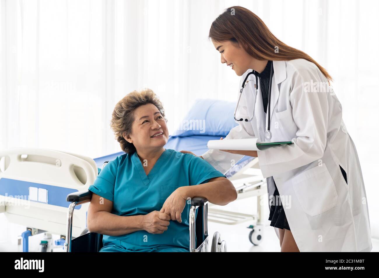 Hospital checkup elderly hi-res stock photography and images - Alamy