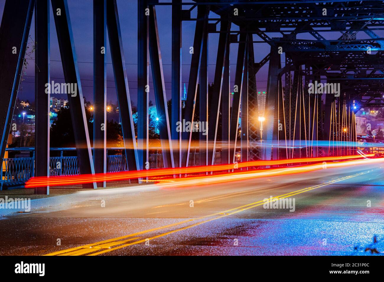 Bridge city building road hi-res stock photography and images - Alamy