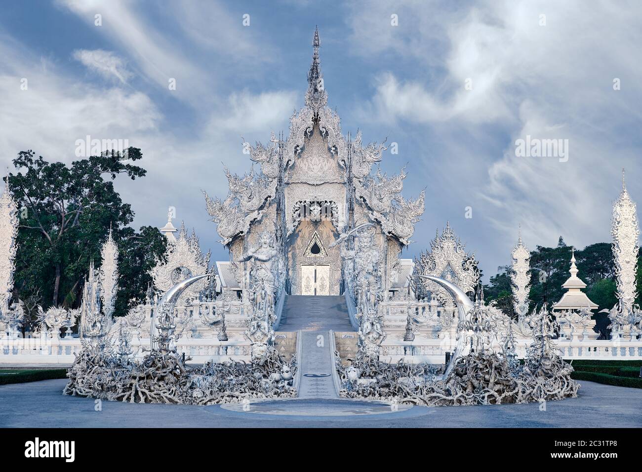 White temple in chiang rai hi-res stock photography and images - Alamy