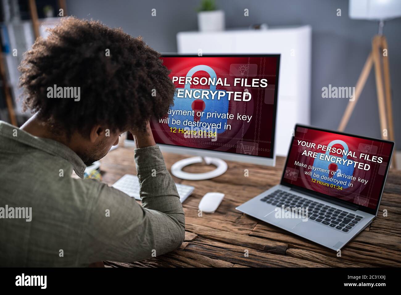 Ransomware desk hi-res stock photography and images - Alamy