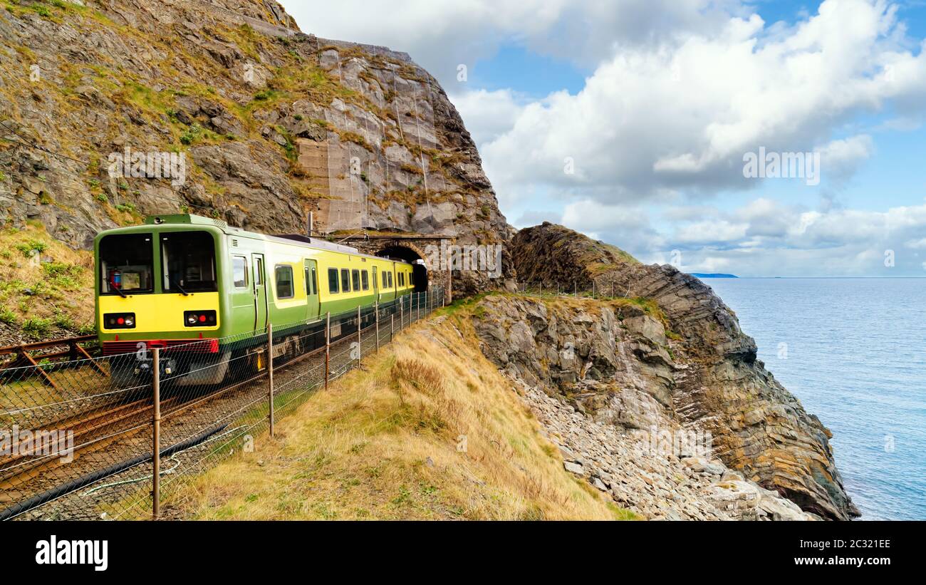 Bray greystones cliff walk hi-res stock photography and images - Alamy