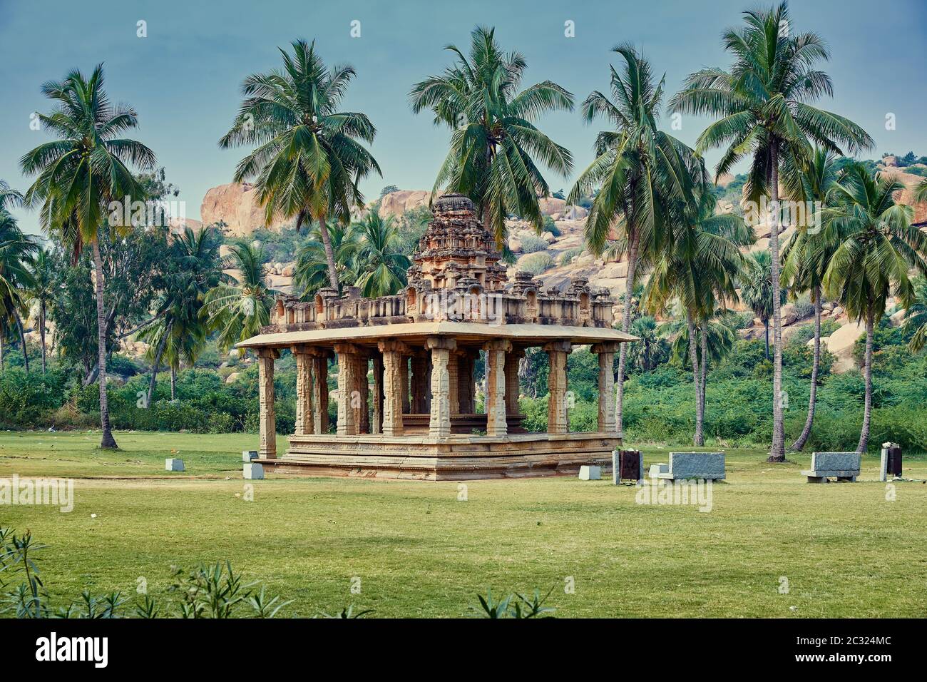 Vijayanagara temple in Hampi, Karnataka, India Stock Photo - Alamy