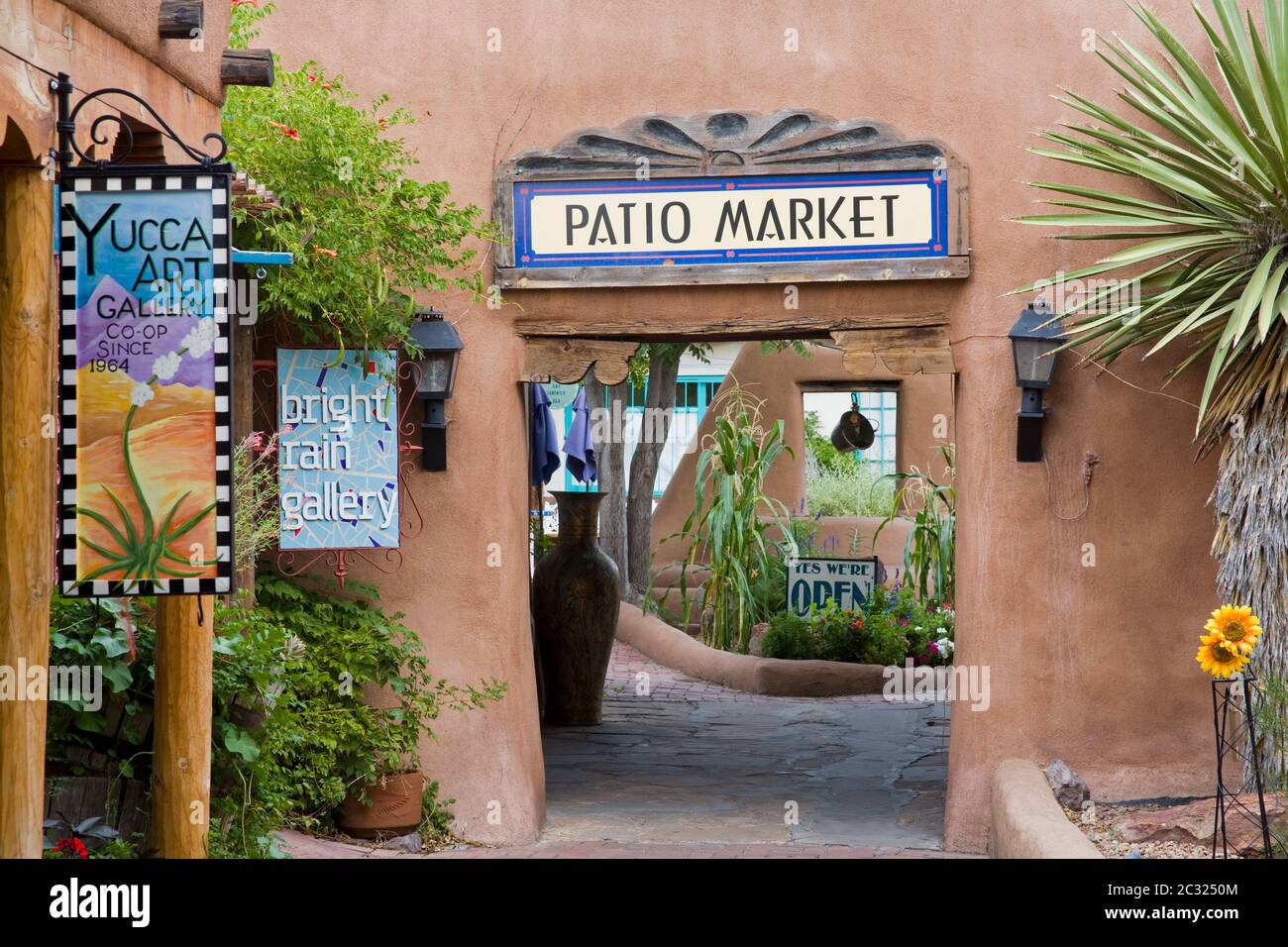 Patio market old town albuquerque hi-res stock photography and images ...