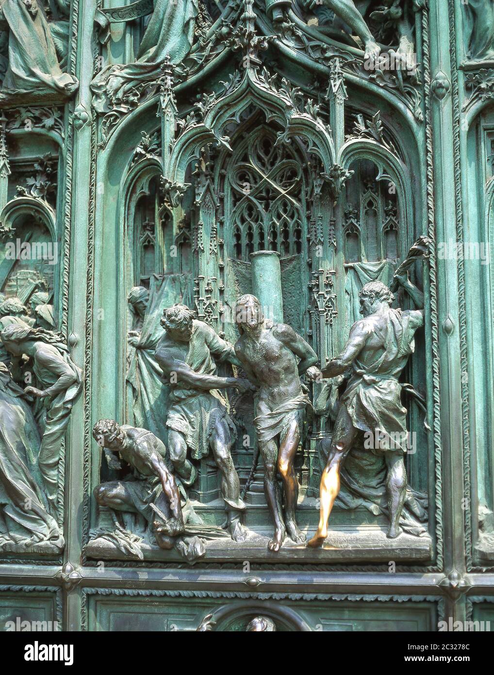 Duomo milan door hi-res stock photography and images - Alamy