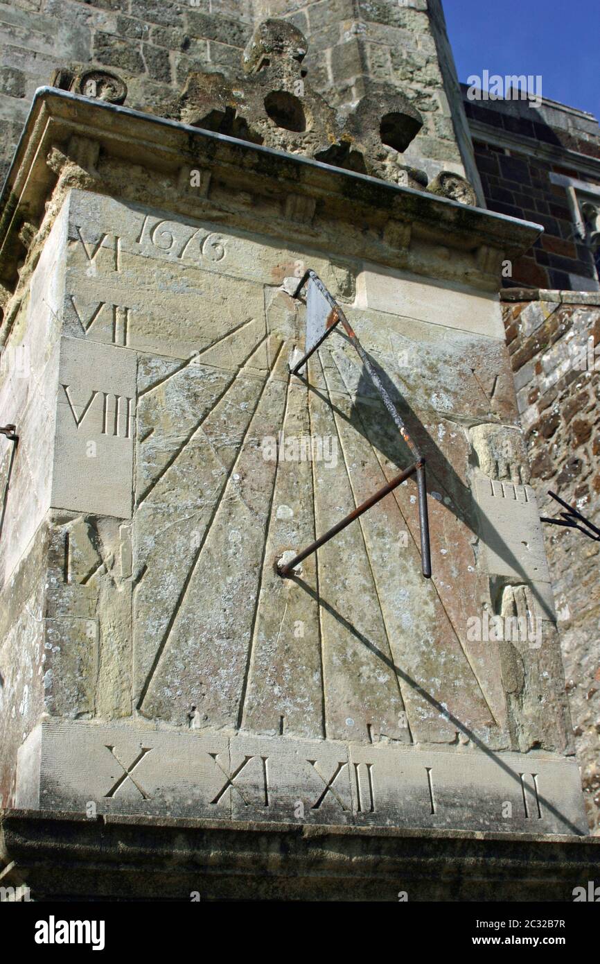 2pm clock hi-res stock photography and images - Alamy