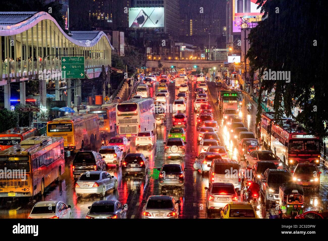 Raining in downtown bangkok hi-res stock photography and images - Alamy