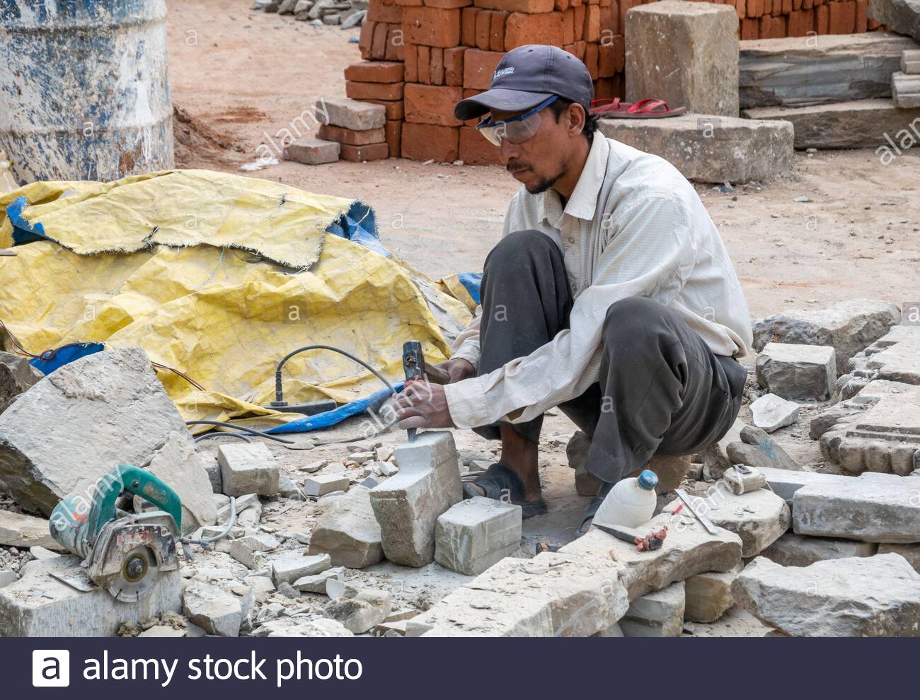 Hammer And Chisel High Resolution Stock Photography and Images - Alamy