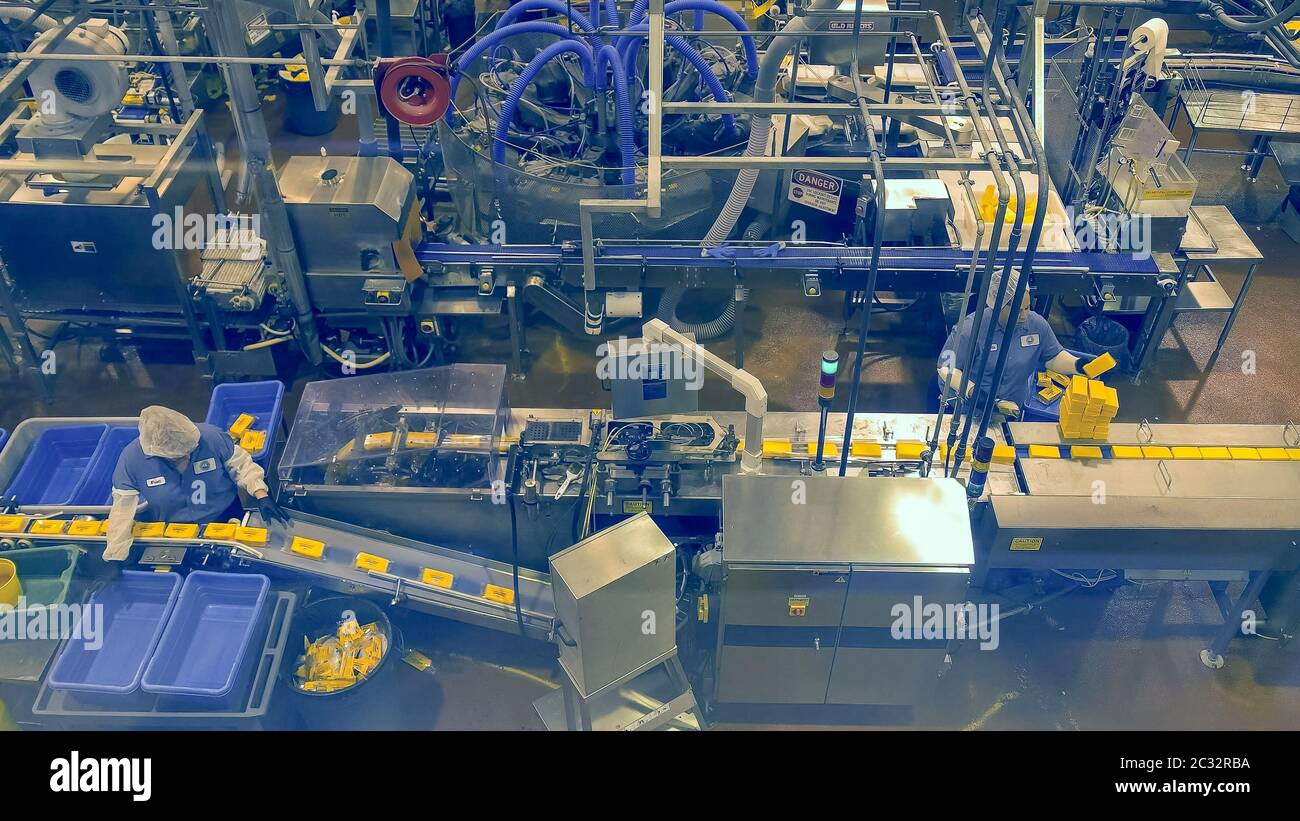 TILLAMOOK, OREGON, USA - SEPTEMBER 1, 2015: a cheese factory machine ...