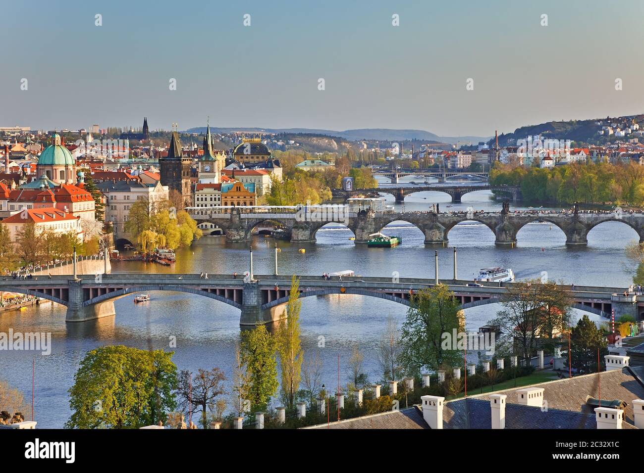 Traditional urban bridges hi-res stock photography and images - Alamy