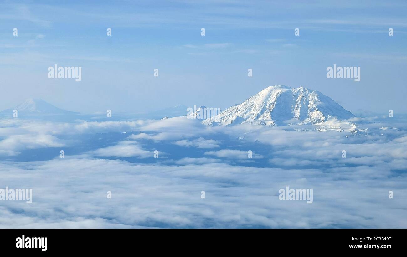 Aerial view mount st helens hi-res stock photography and images - Alamy