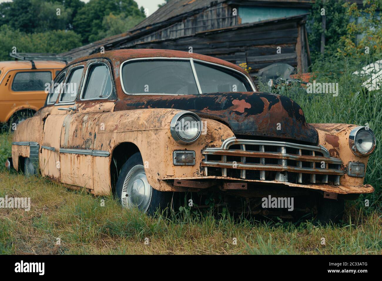 Car in bad condition hi-res stock photography and images - Alamy