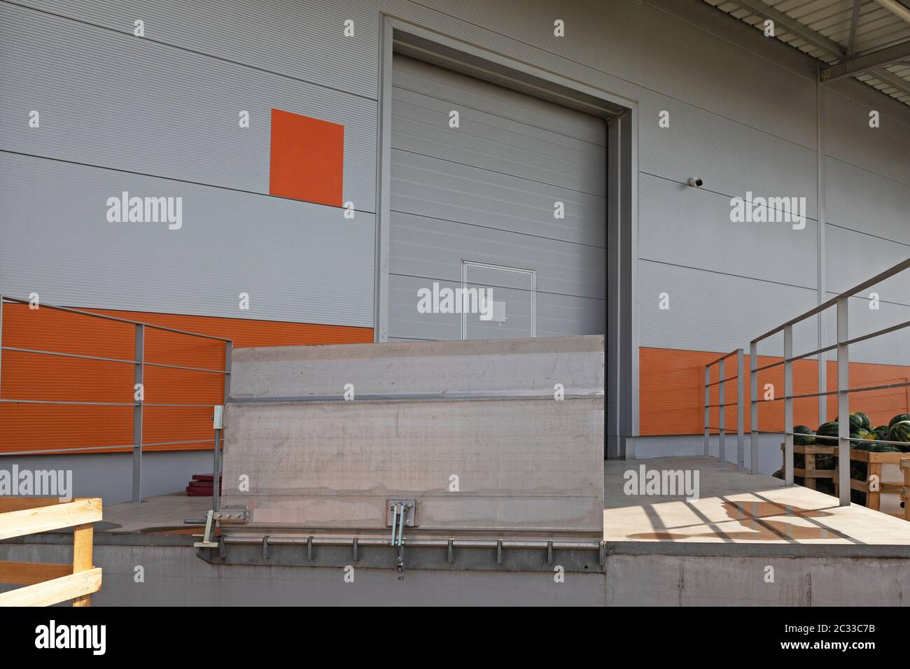 Loading Dock With Metal Ramp at Warehouse Stock Photo - Alamy