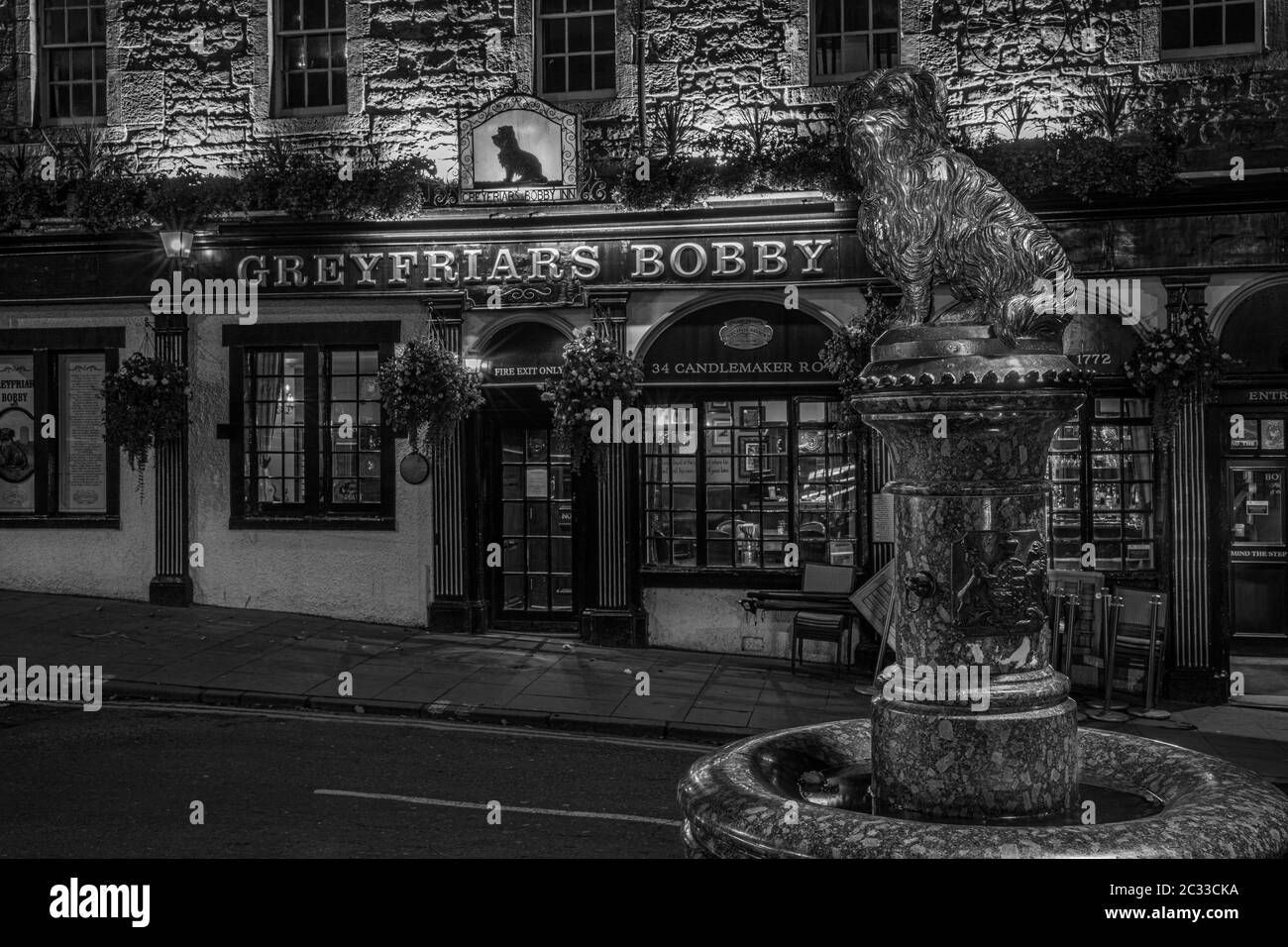 Greyfriars bobby public house hi-res stock photography and images - Alamy