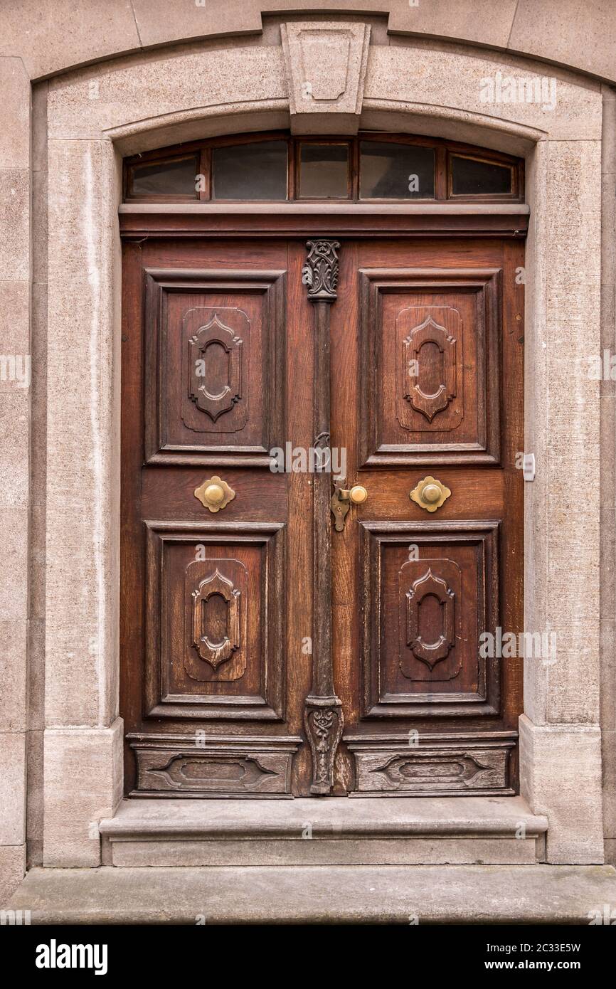 Old wooden door of an old historical building Stock Photo - Alamy