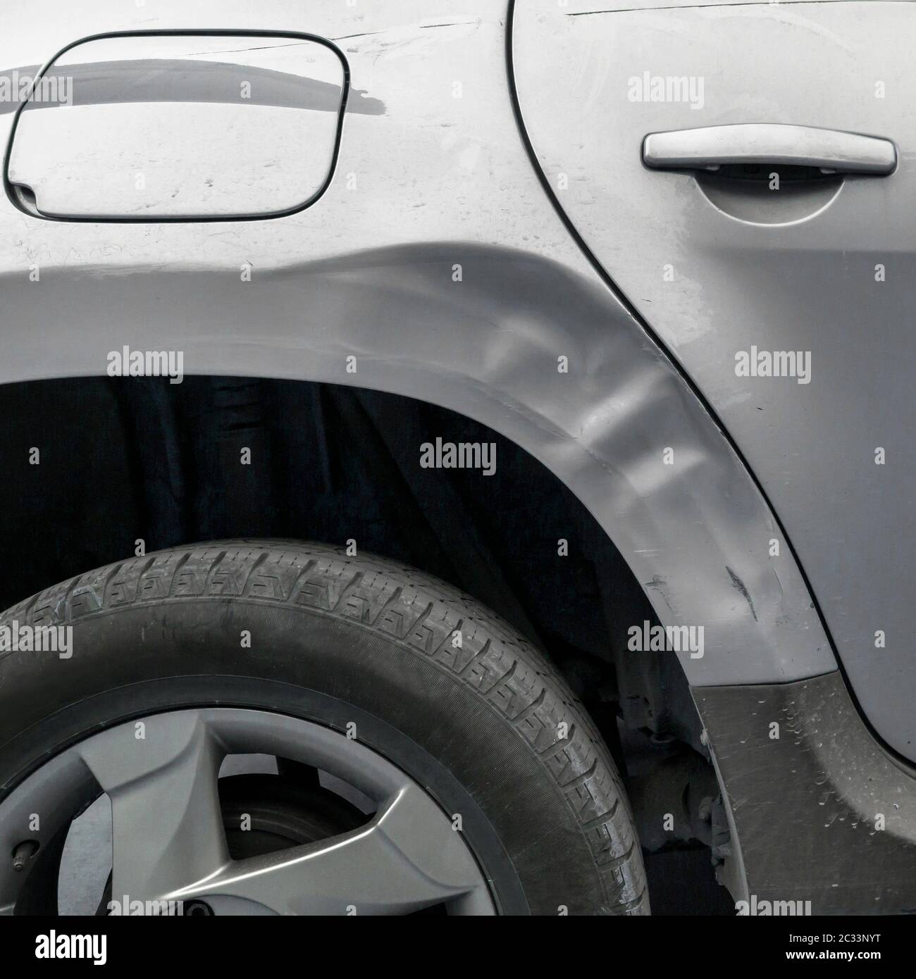 Car fender side damage hi-res stock photography and images - Alamy