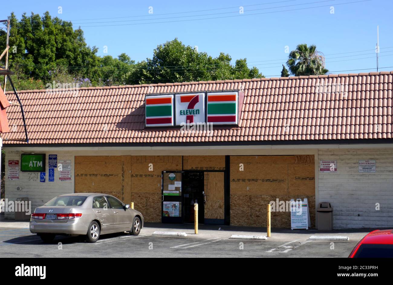 7 11 Store High Resolution Stock Photography and Images - Alamy