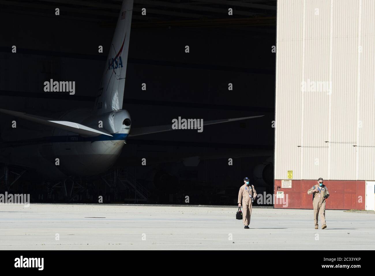 Flight line operations hi-res stock photography and images - Alamy