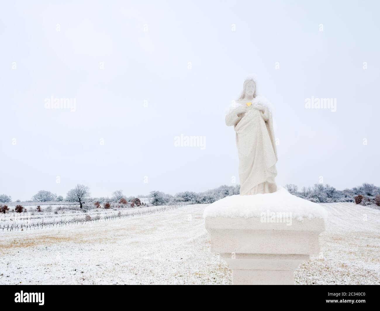 Monument tourism snow statue hi-res stock photography and images - Alamy