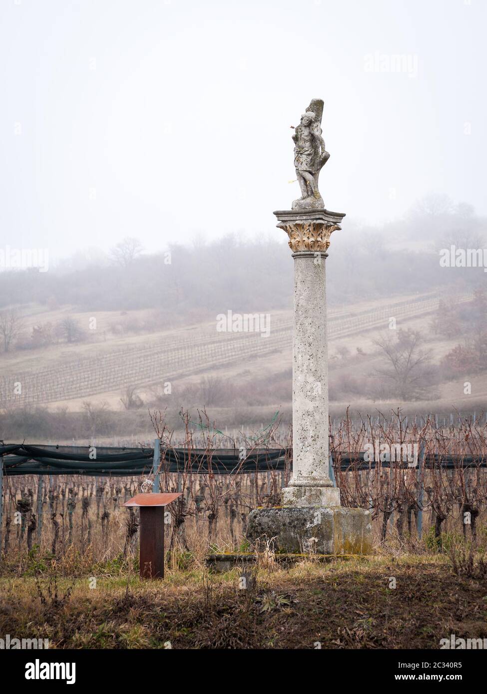 Saint sebastian statue hi-res stock photography and images - Alamy