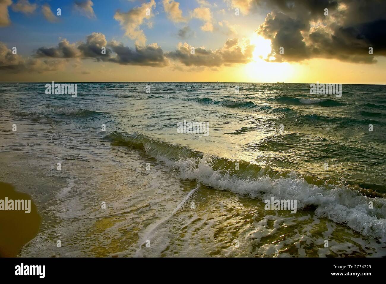 Sunrise, Atlantic ocean Stock Photo - Alamy