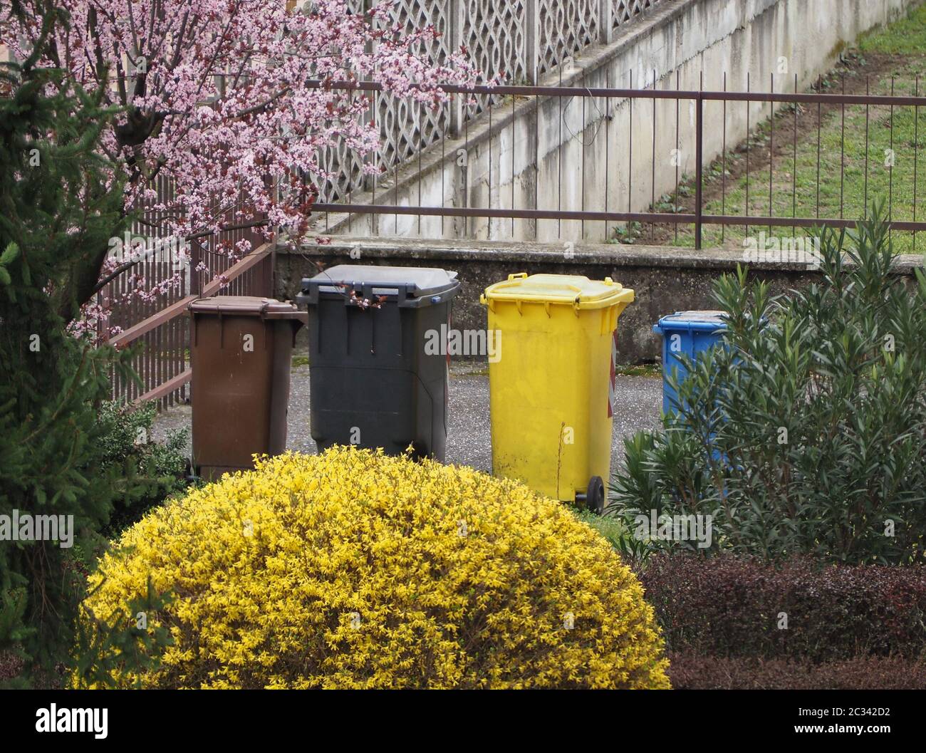 waste sorting bin for ecological recycling of materials such as glass ...
