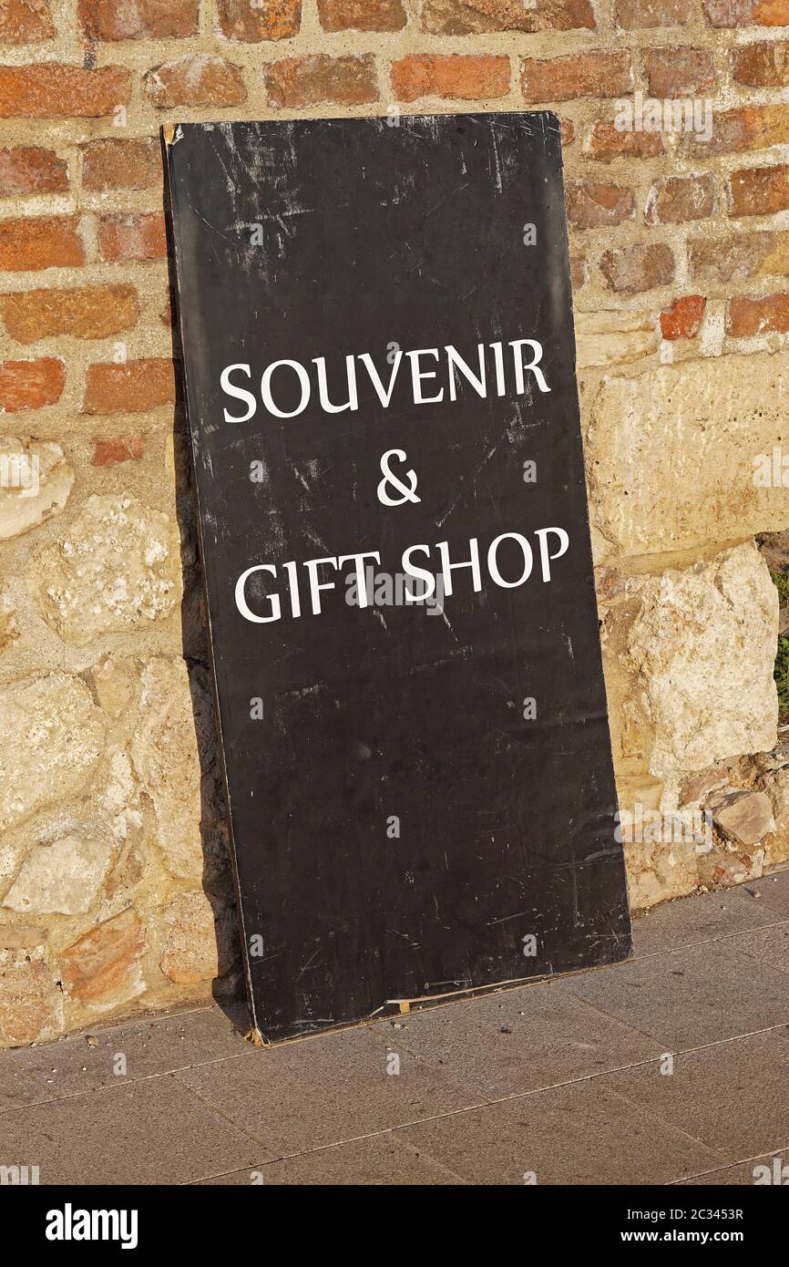 Souvenir and gift shop black board sign at wall Stock Photo - Alamy