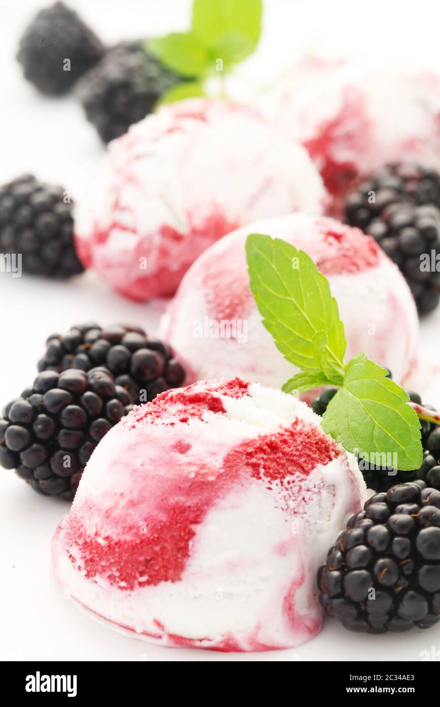 Ripple ice cream scoop hi-res stock photography and images - Alamy