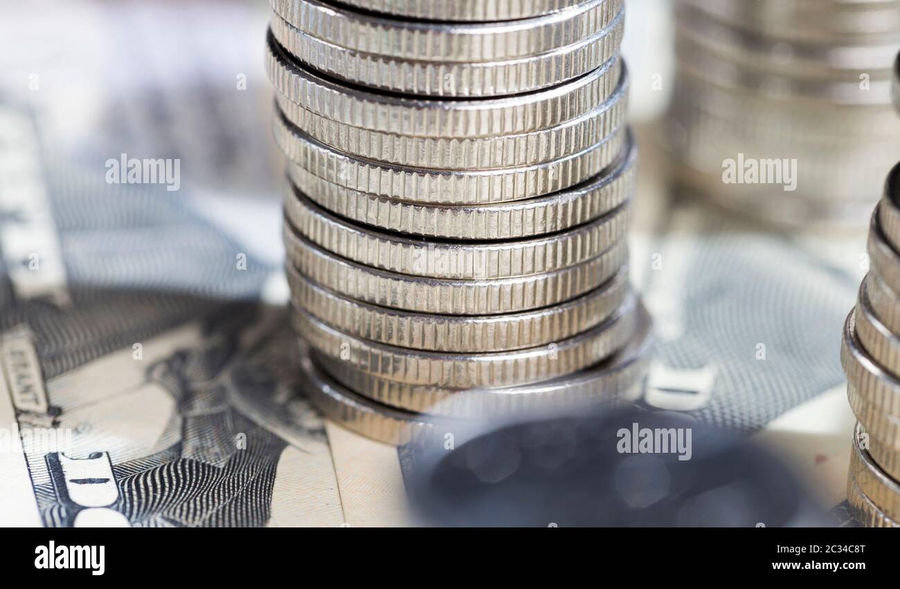 Pile of u s coins hi-res stock photography and images - Alamy