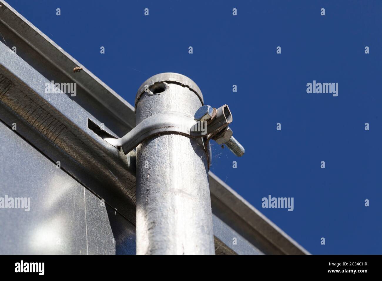 Beam fastening hi-res stock photography and images - Alamy