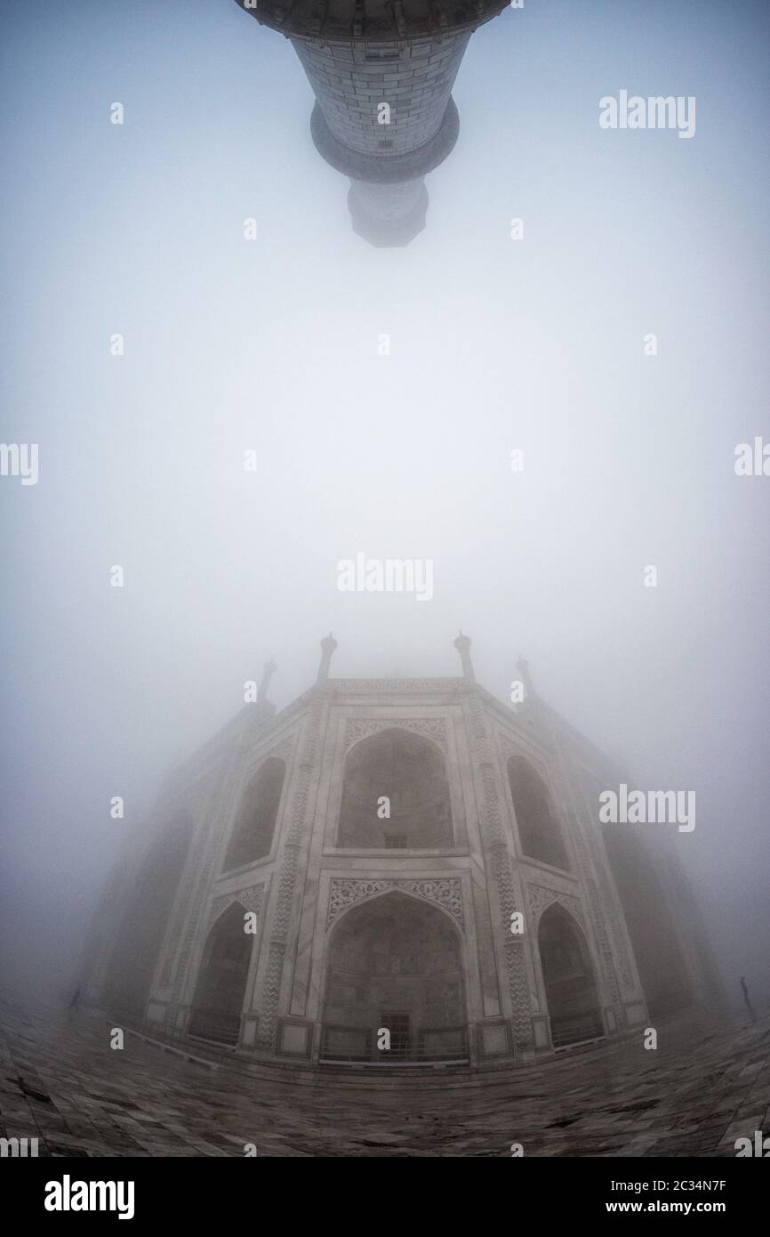 taj mahal covered in fog Stock Photo - Alamy
