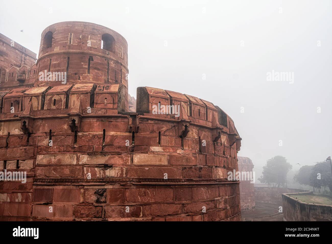 Agra fort main gate hi-res stock photography and images - Alamy