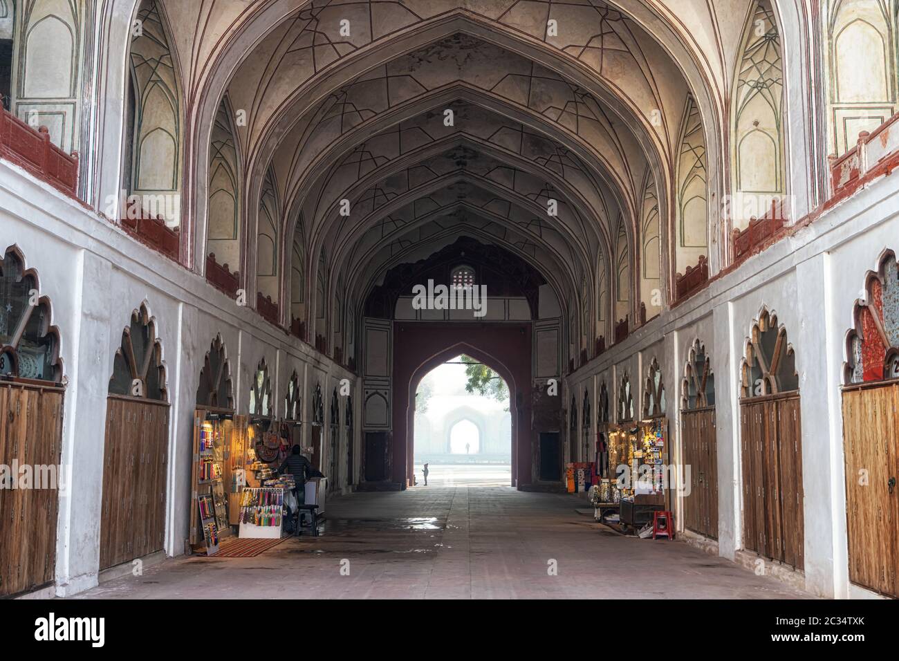 chhatta chowk market red fort Stock Photo - Alamy