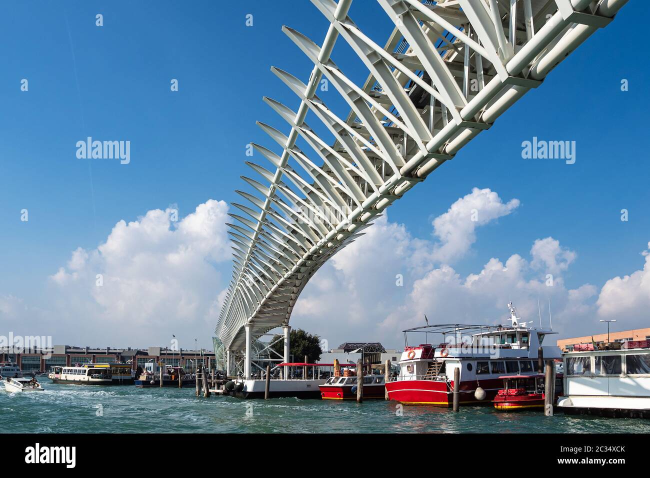 Venice people mover hi-res stock photography and images - Alamy